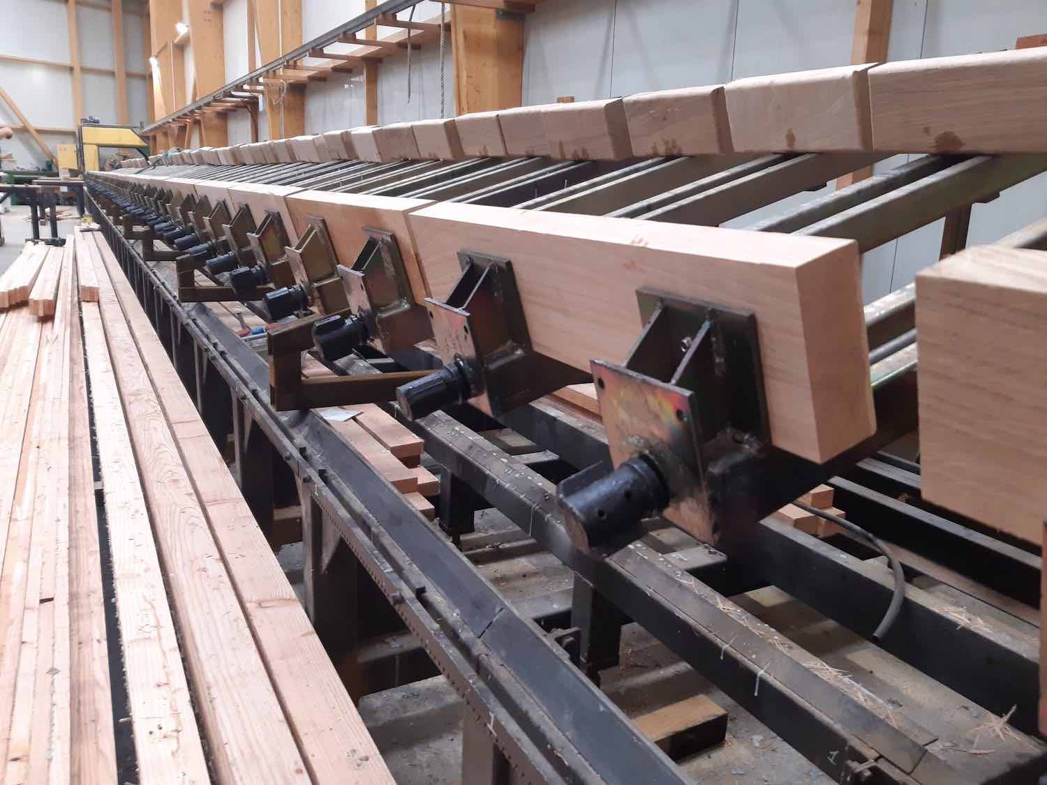 New clamping press for gluing - Woodspars